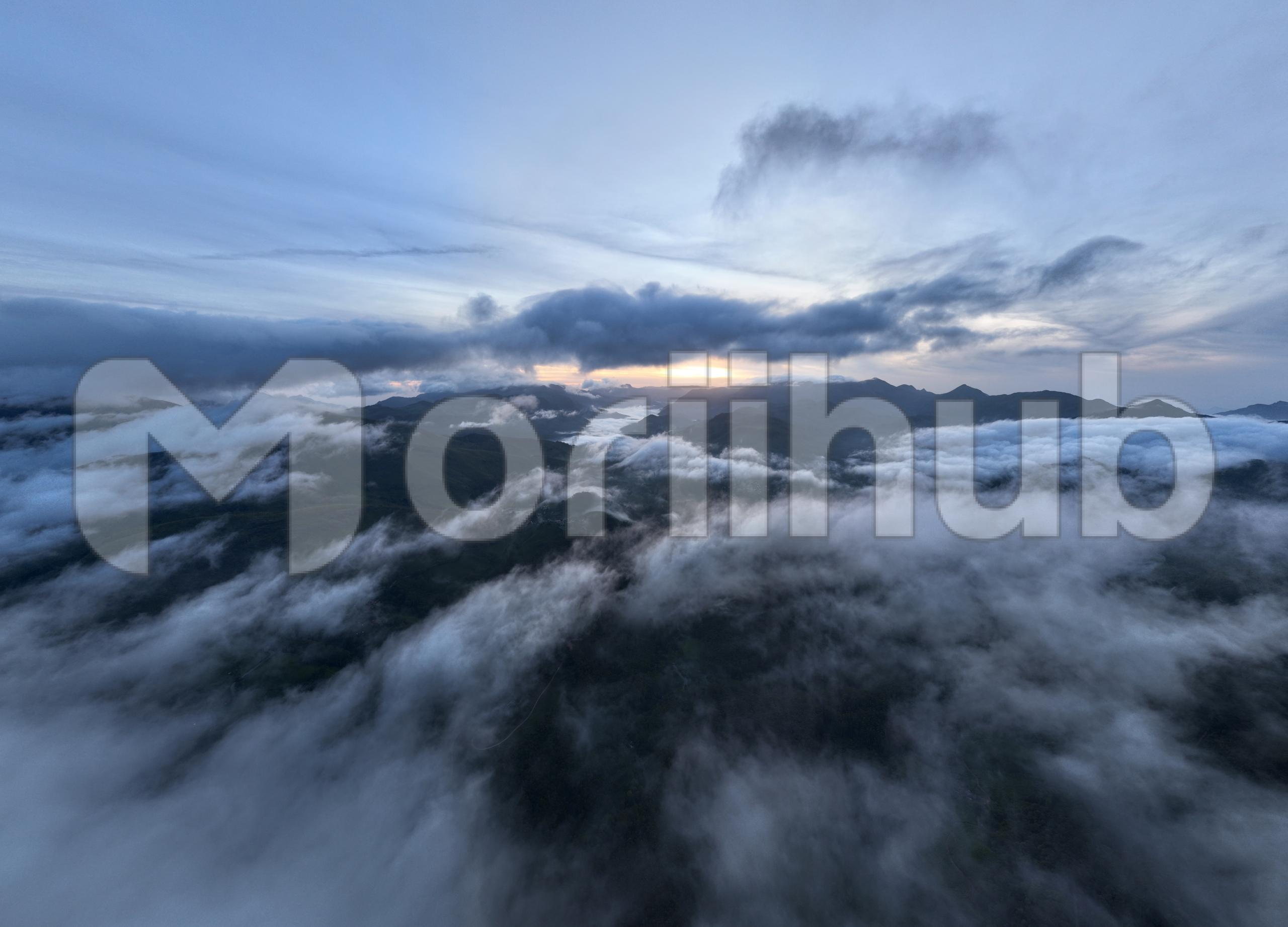 Atmospheric clouds – MoriiHub